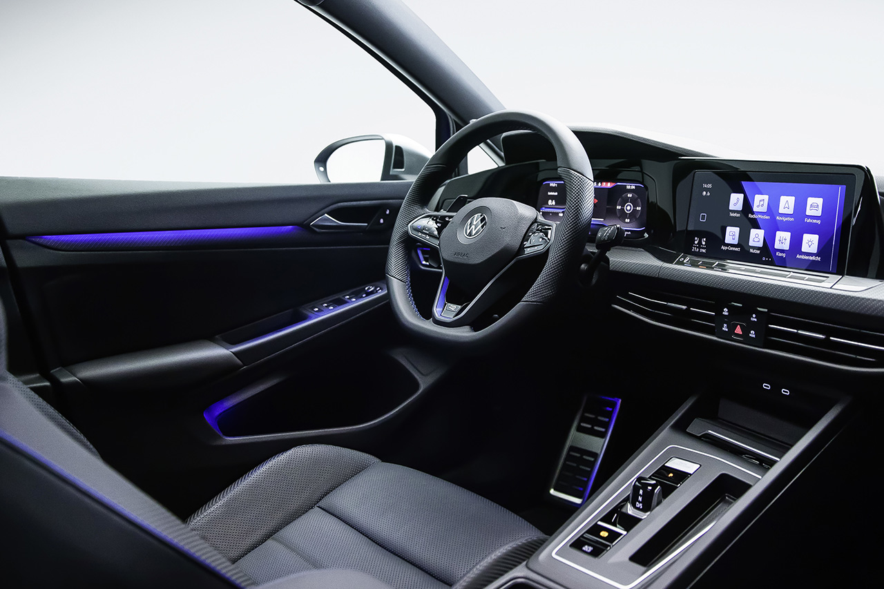 Photo 30 - Volkswagen Golf 8 R intérieur - La saga des Volkswagen Golf R