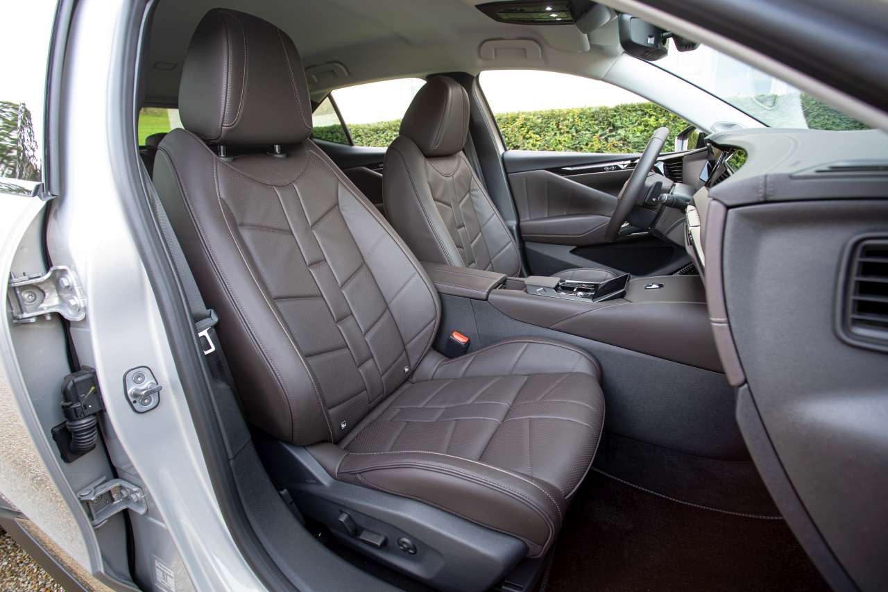 DS4 Opéra (2021). Bienvenue à bord de la compacte chic