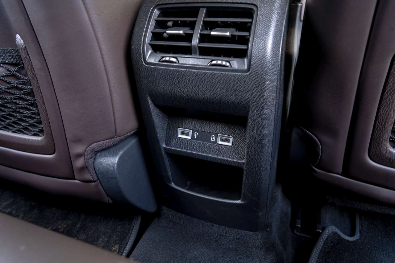 Photo 46 - ds4 opera 2021 usb-c - DS4 Opéra (2021). Bienvenue à bord de ...