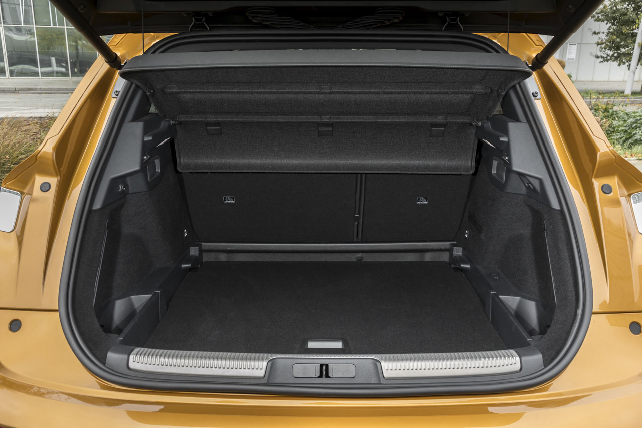 Photo 23 - Coffre en 5 places DS 7 Crossback BlueHDi 180 Grand Chic ...
