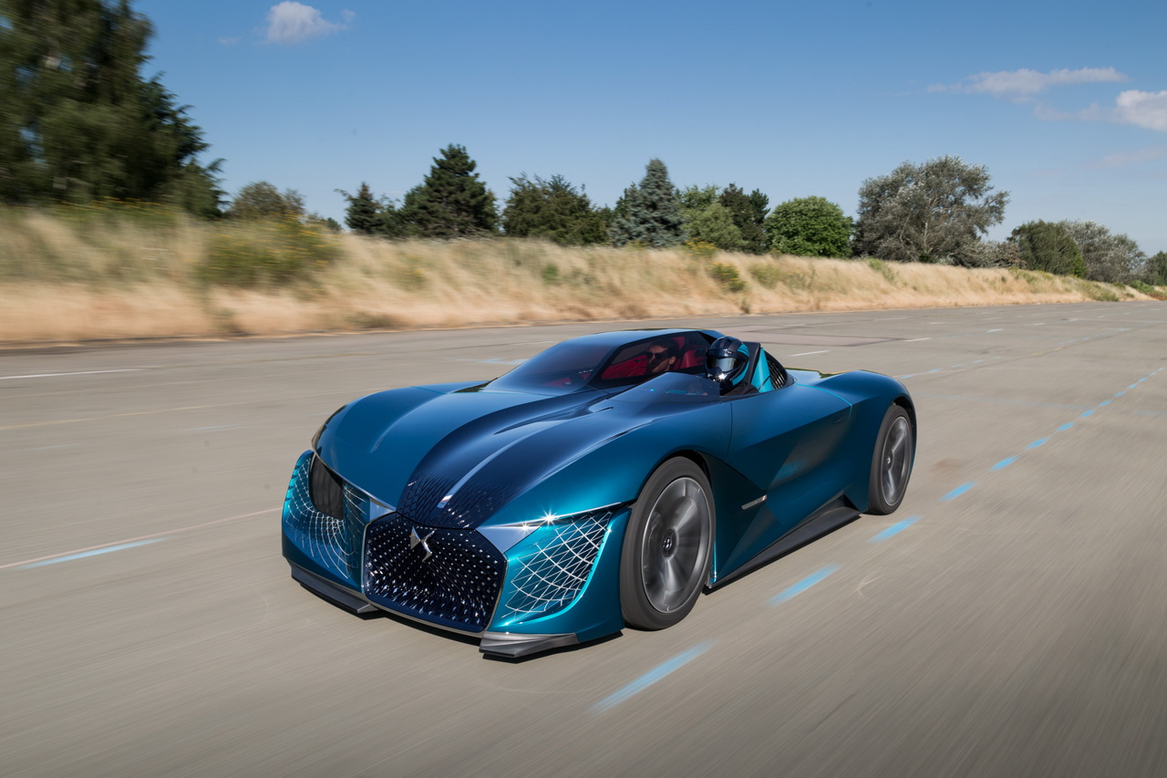 Photo 2 - DS X E-Tense : le concept asymétrique de DS en images