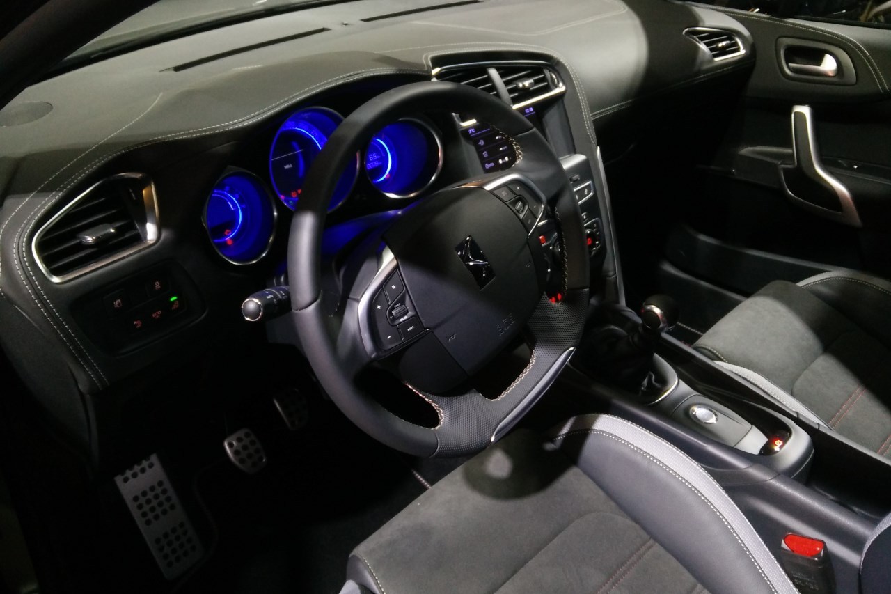 DS 4 Performance Line : une DS 4 à l'esprit plus sportif - Photo #5 - L ...