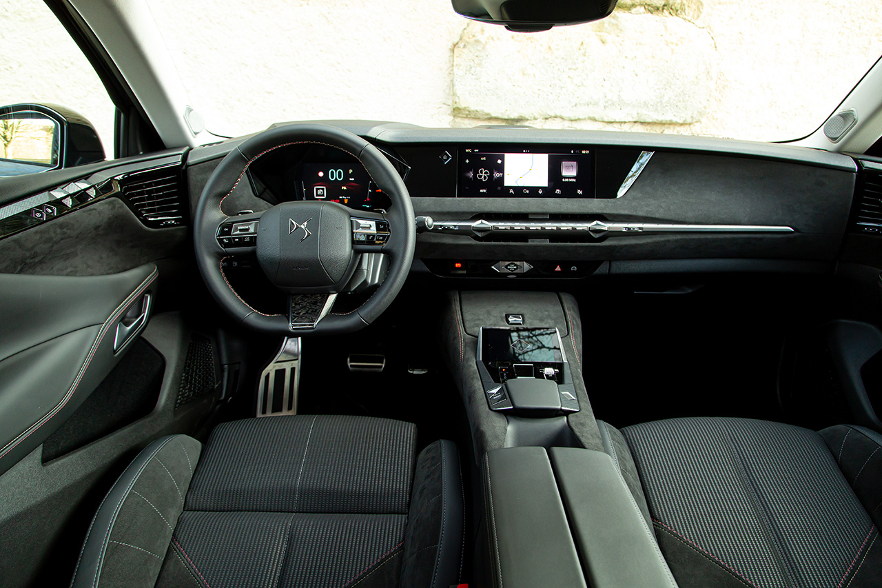 Photo 13 - nouvelle DS 4 version Performance Line planche de bord - La ...