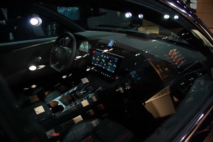 DS7 Crossback Présidentiel. Petits secrets et photos exclusives