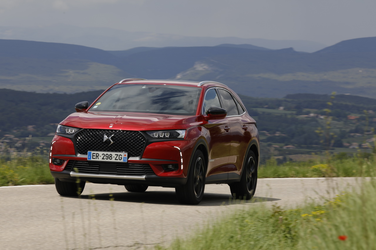Photo 7 - ds7 crossback essence en virage - Essai DS7 Crossback ...