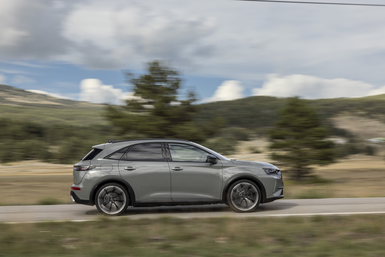 Photo 5 - dimensions DS7 - Essai DS 7 E-Tense 360 : le SUV français ...