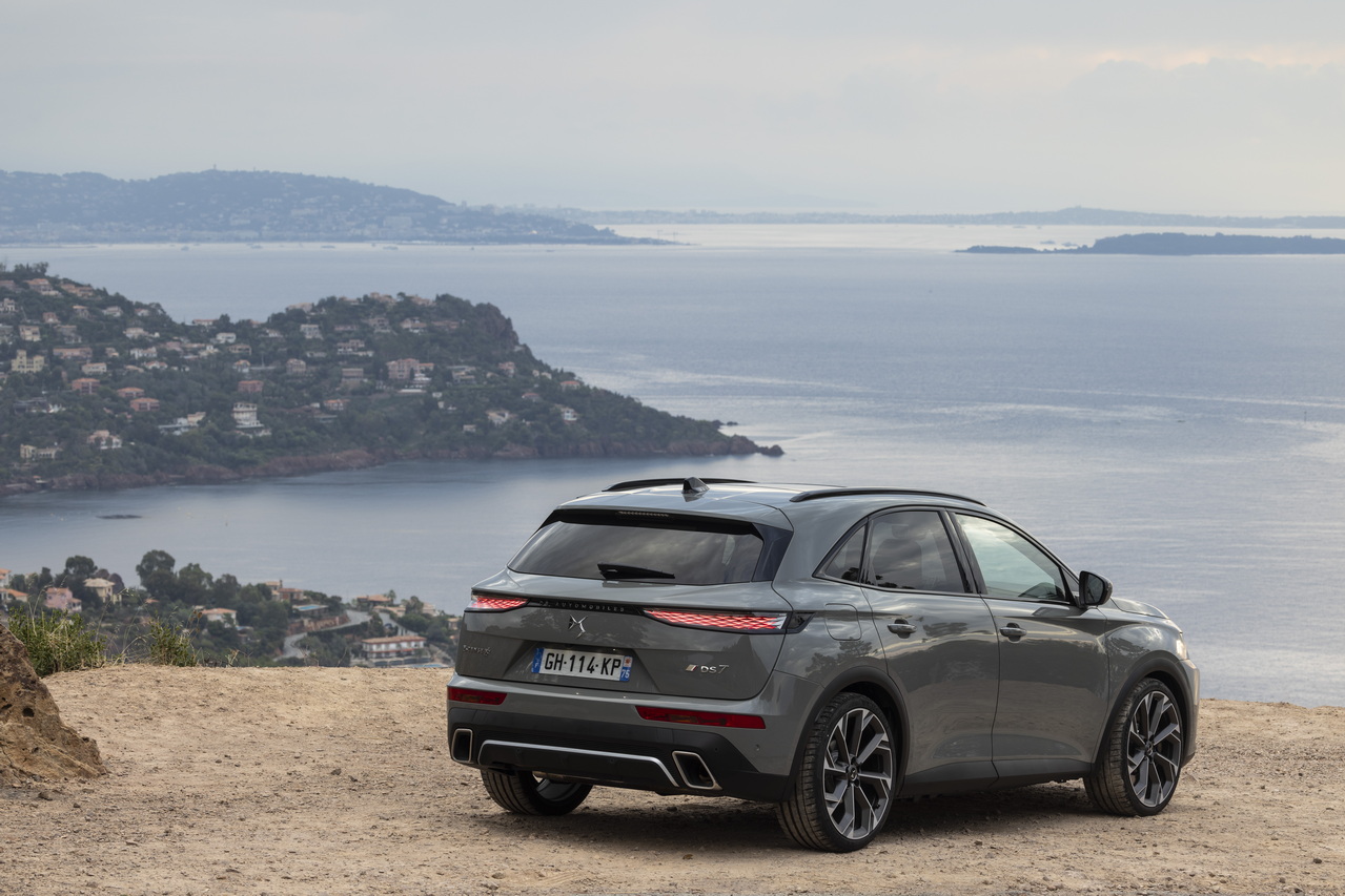 Photo 10 - prix DS7 360 - Essai DS 7 E-Tense 360 : le SUV français ...
