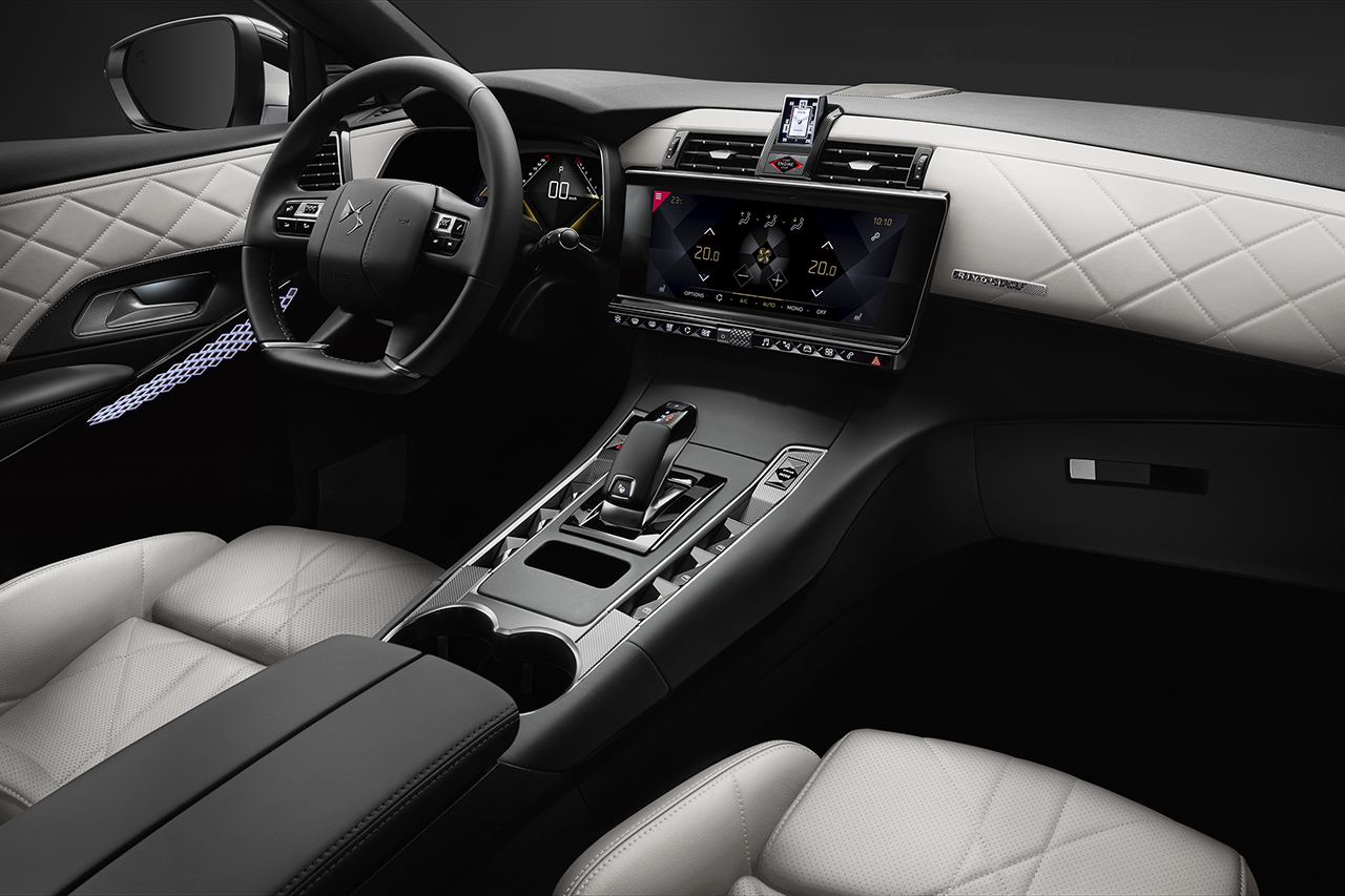 Photo 9 - DS7 ligne noire montre BRM - DS7 Crossback (2021). Série ...