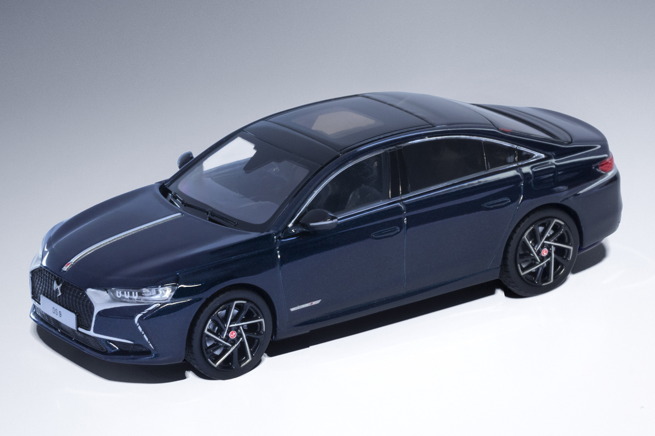 Photo 6 - DS9 Performance Line au 1/43e couleur Midnight Blue ...