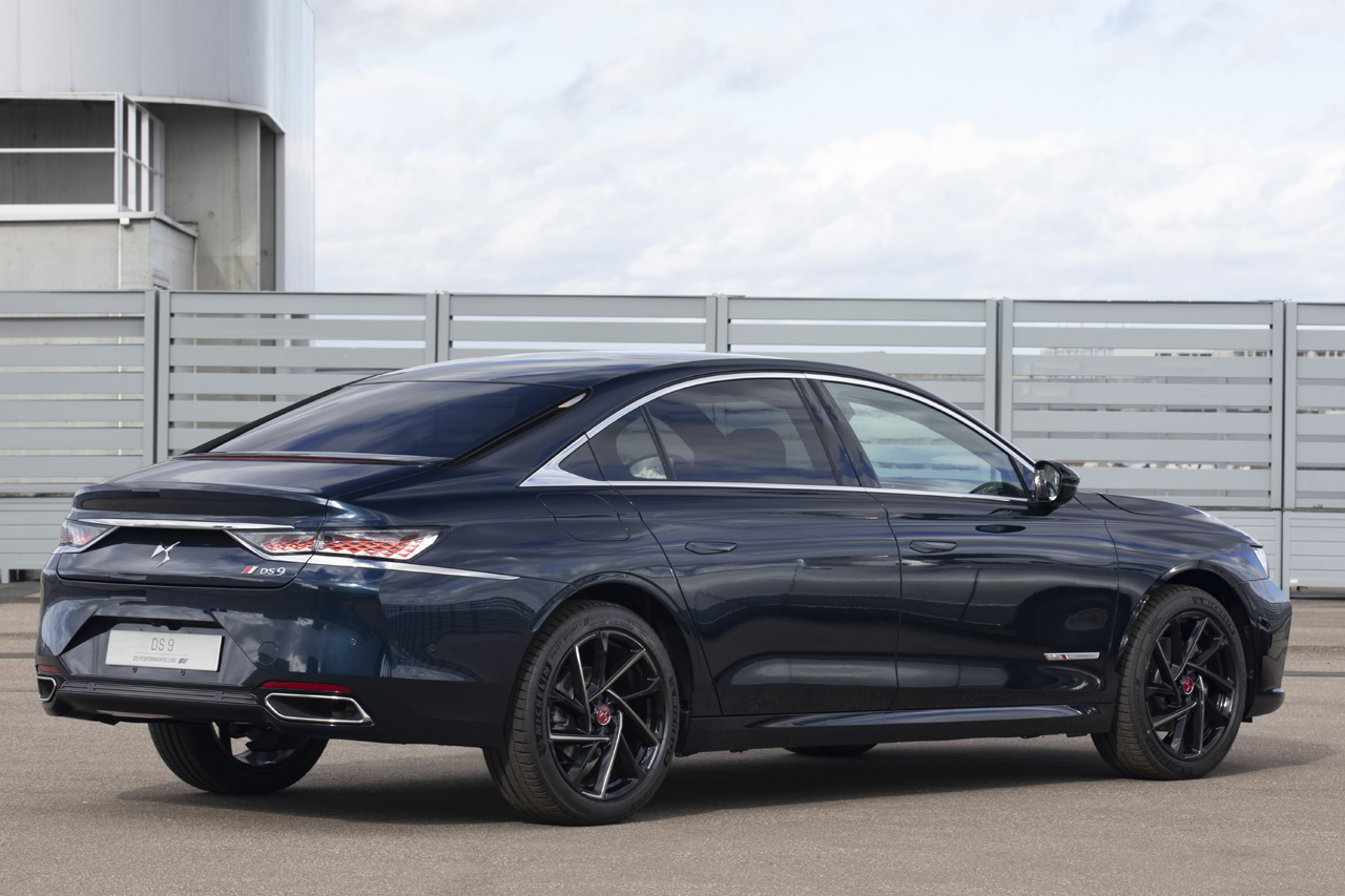 La DS9 face à la Citroën DS21 Pallas : la digne héritière