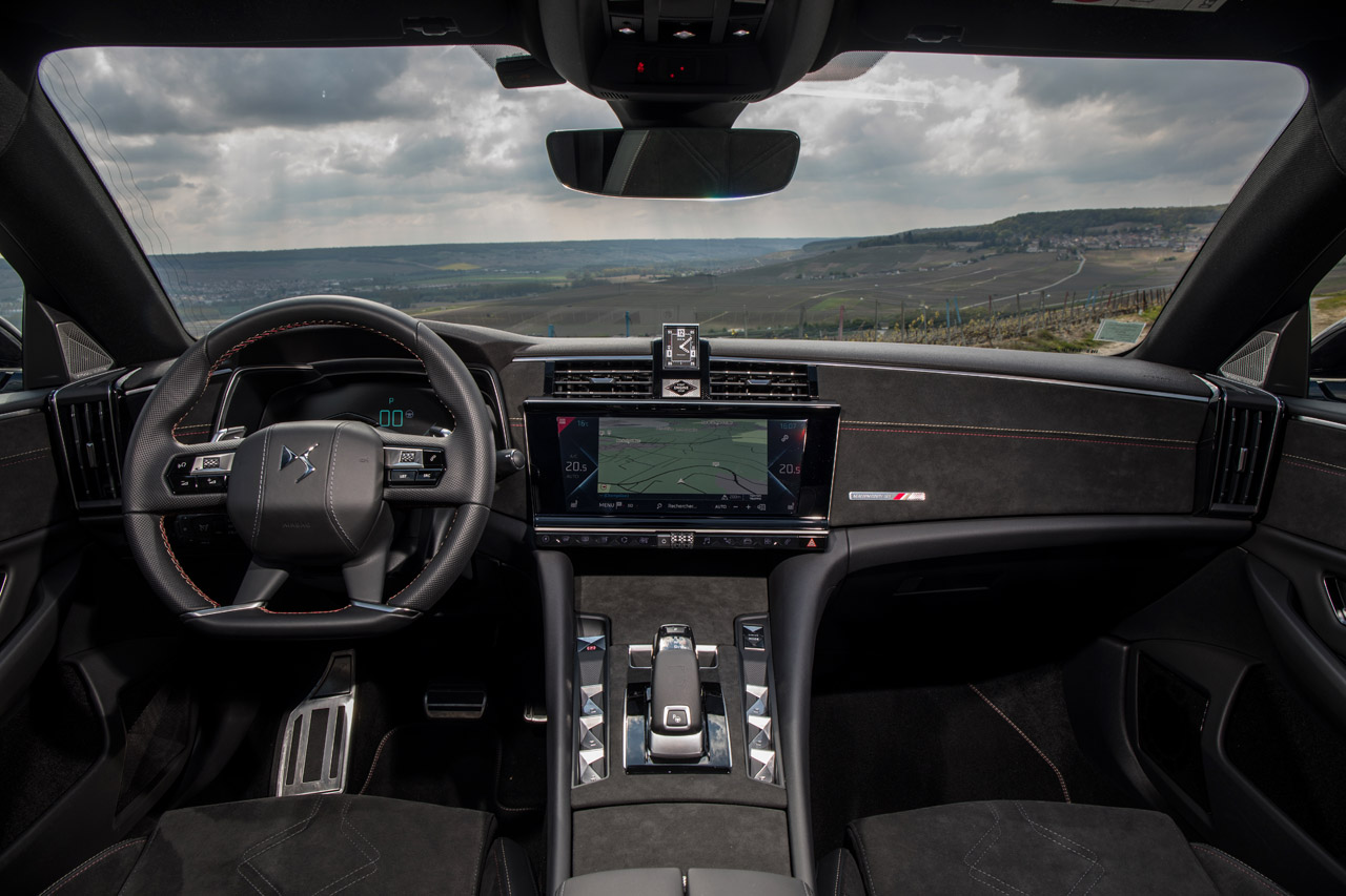 Photo 15 - DS9 performance line planche de bord alcantara - Essai DS9 ...