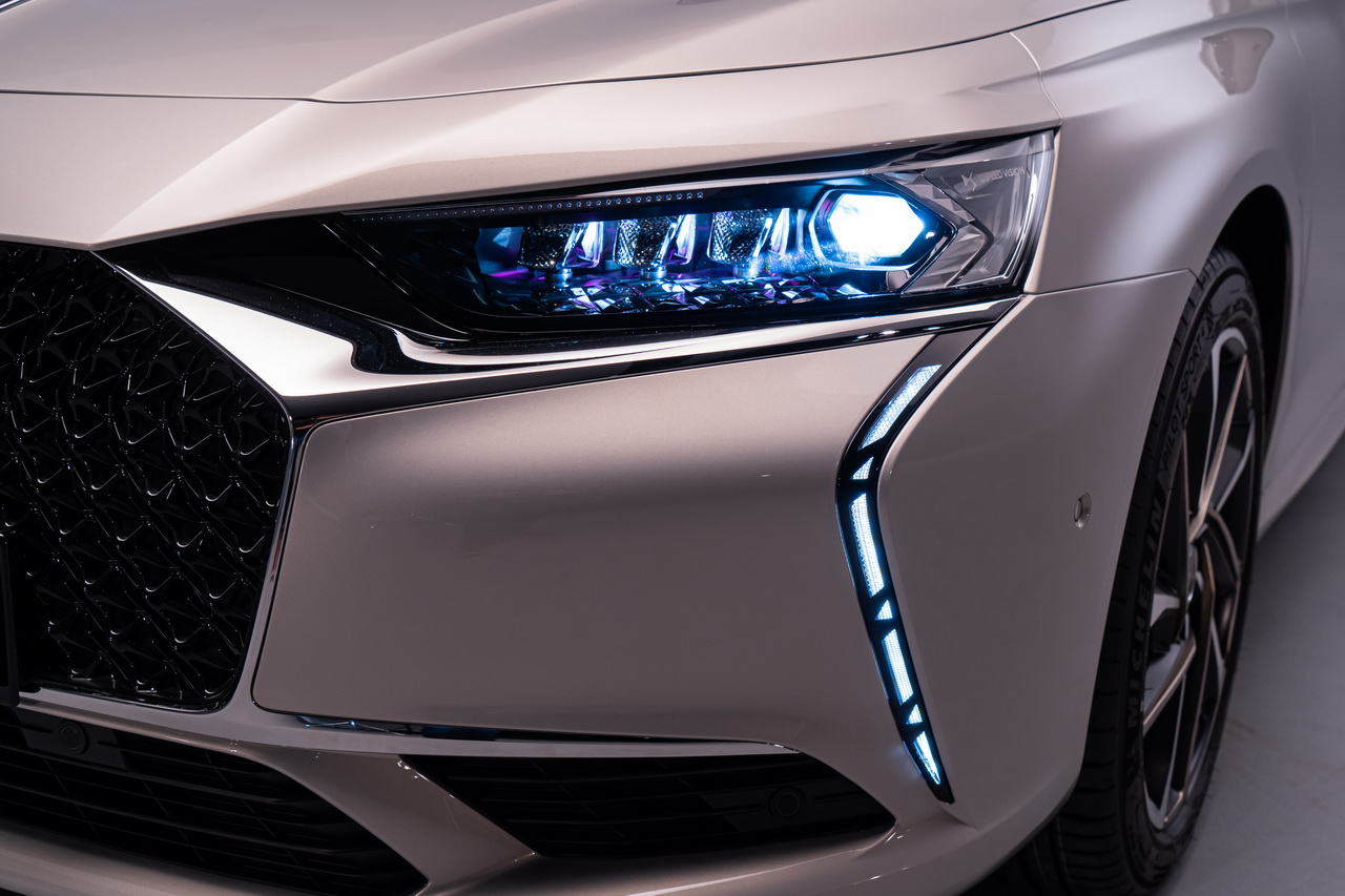 Photo 12 - ds9 2020 phares led - DS9 (2021). A bord de la grande berline DS