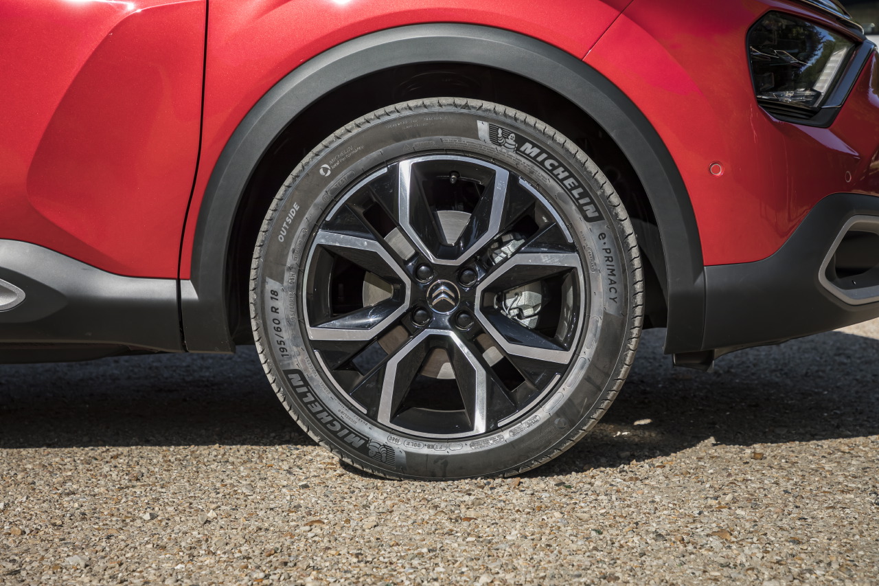 Photo 23 - Nouvelle Citroën C4 jantes de 18 pouces - Citroën C4 (2018 ...