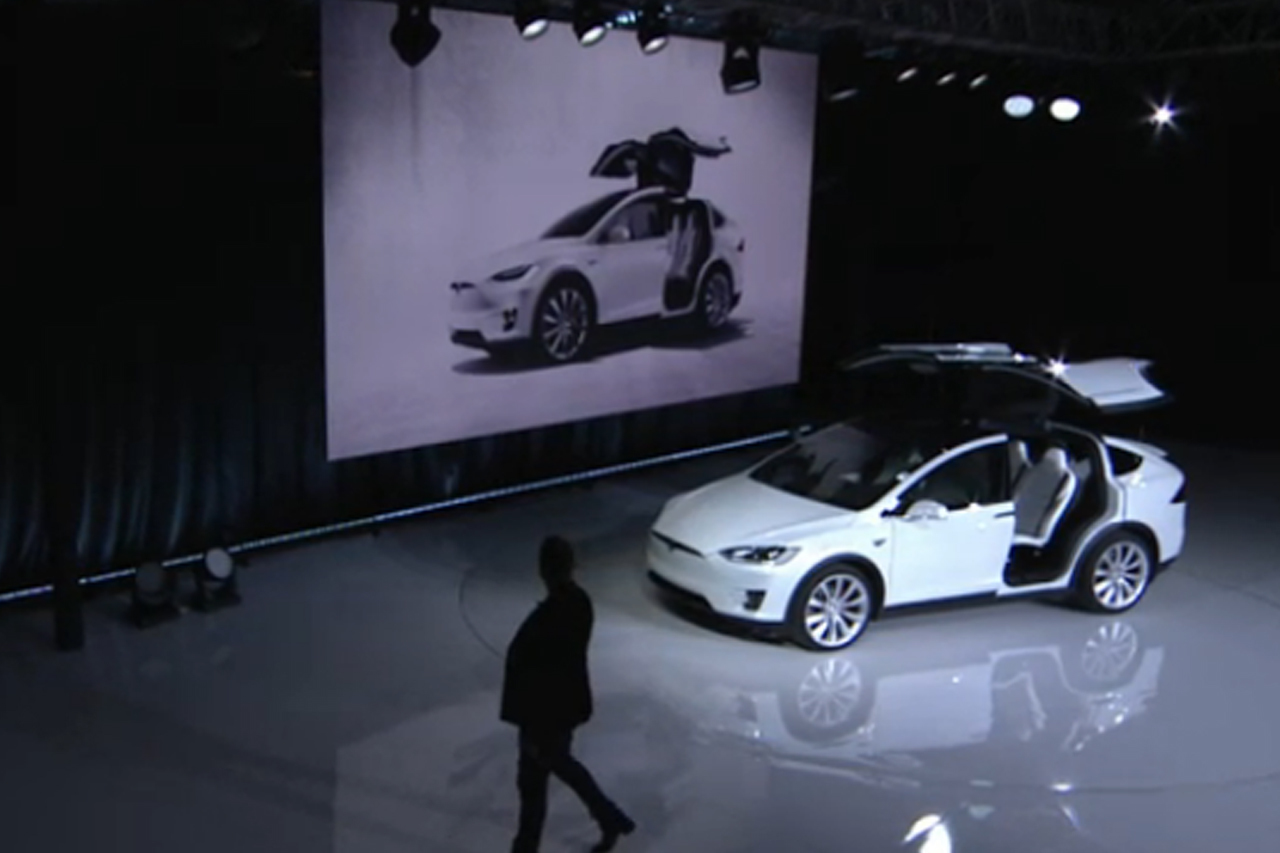 Tesla Model X : révélation en grande pompe du SUV électrique 7 places