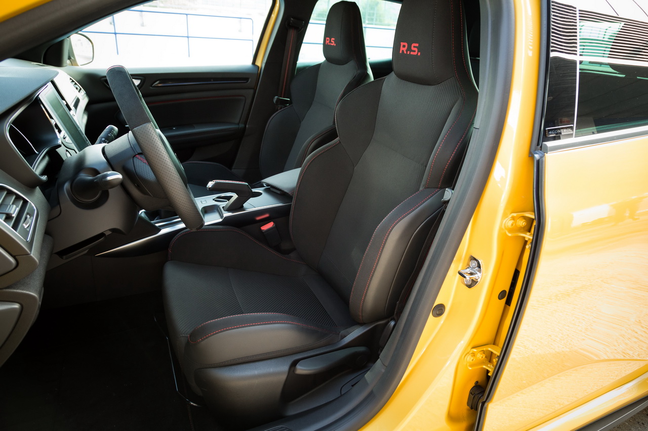 Photo 20 - Mégane RS jaune Sirius châssis Cup siège en tissu - Essai ...