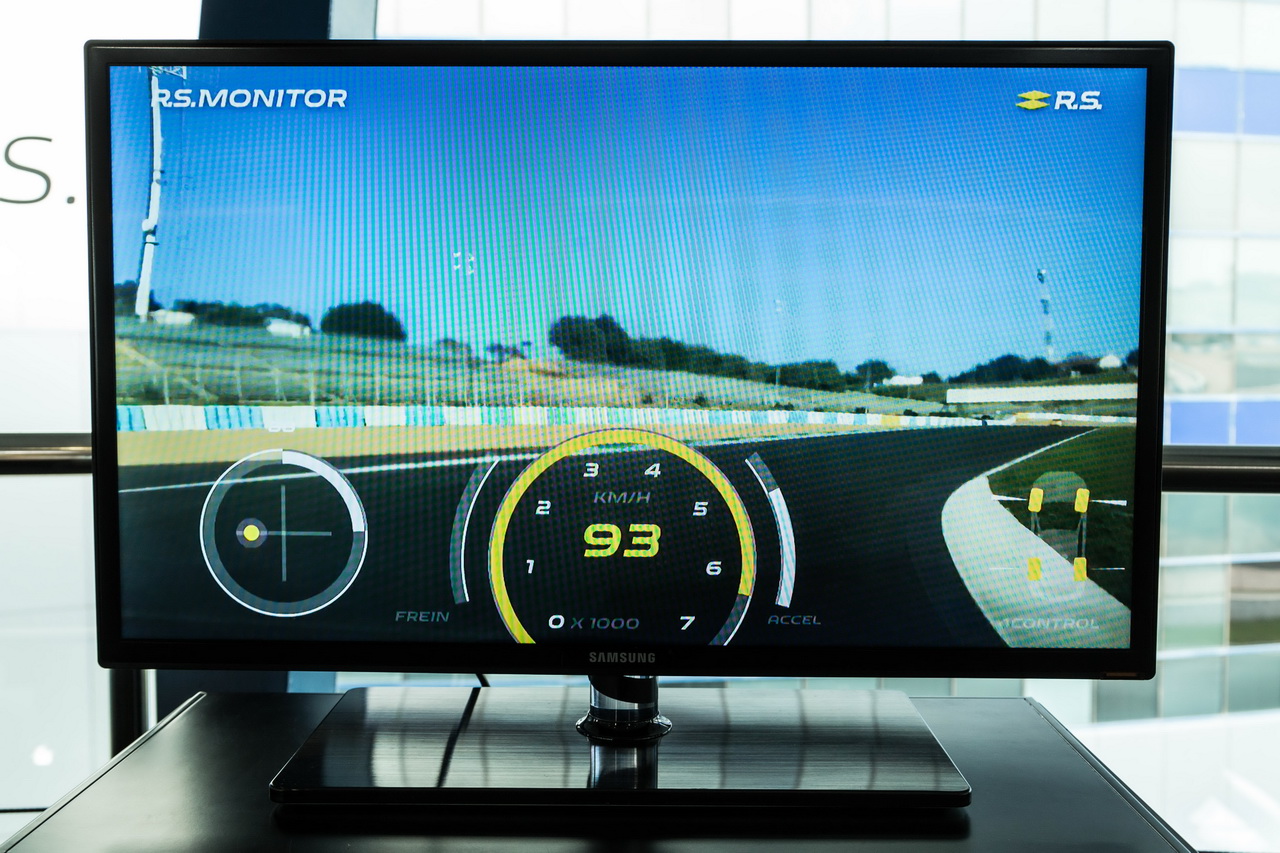 Photo 29 - Mégane RS jaune Sirius châssis Cup RS MOnitor Expert - Essai ...