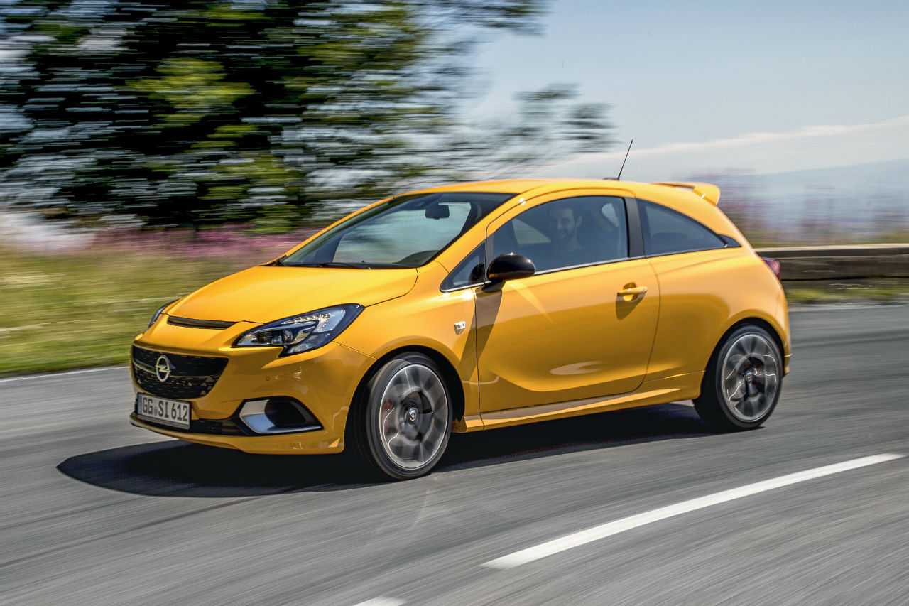 Photo 12 - Opel Corsa GSi jaune travelling avant gauche - Les voitures ...