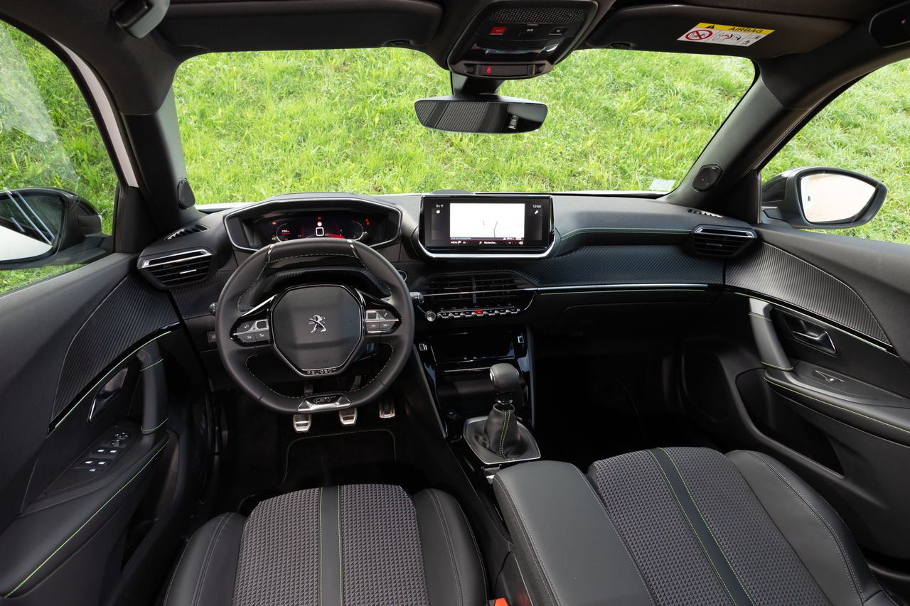 Photo 27 - Peugeot 2008 GT LIne planche de bord 2020 - Essai Peugeot ...