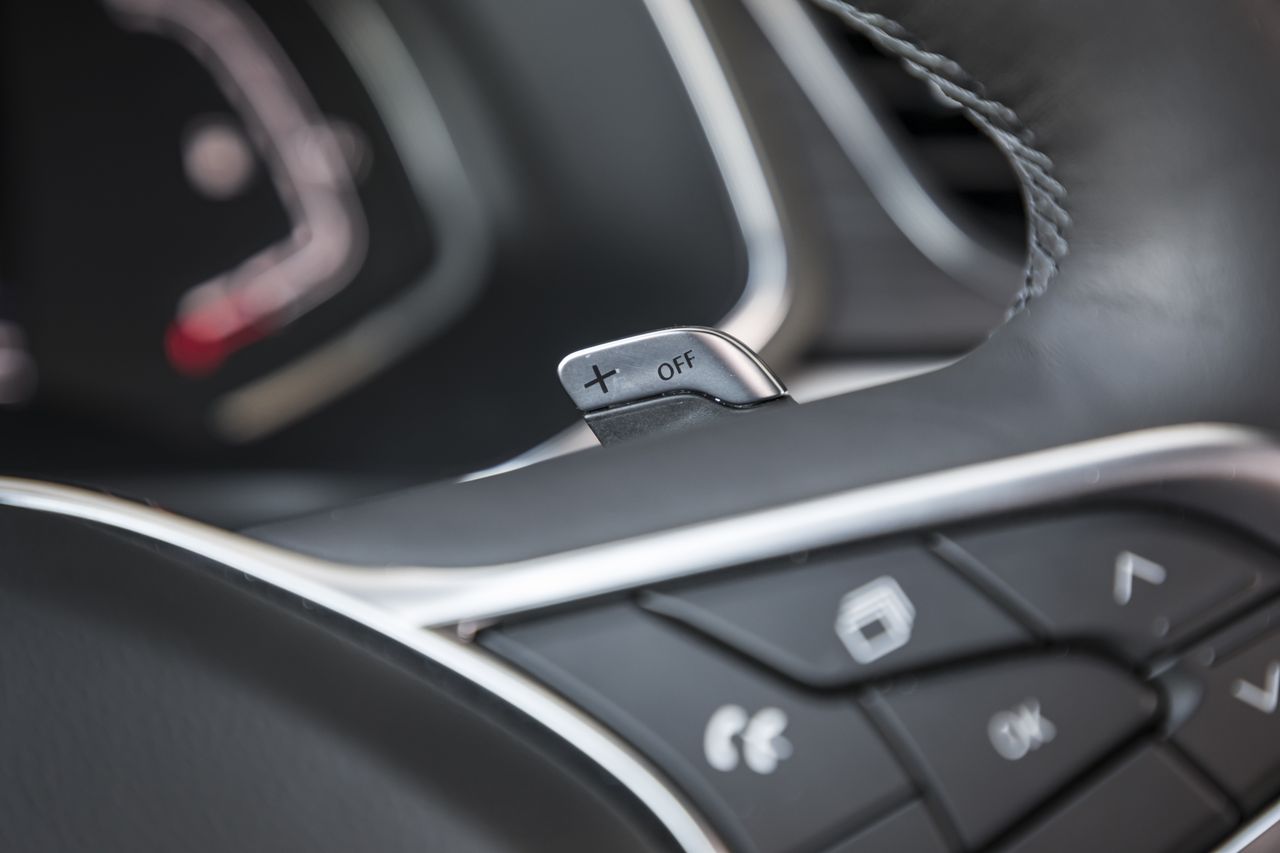 Photo 37 - Palette de changement de vitesses de la boite EDC - Essai ...