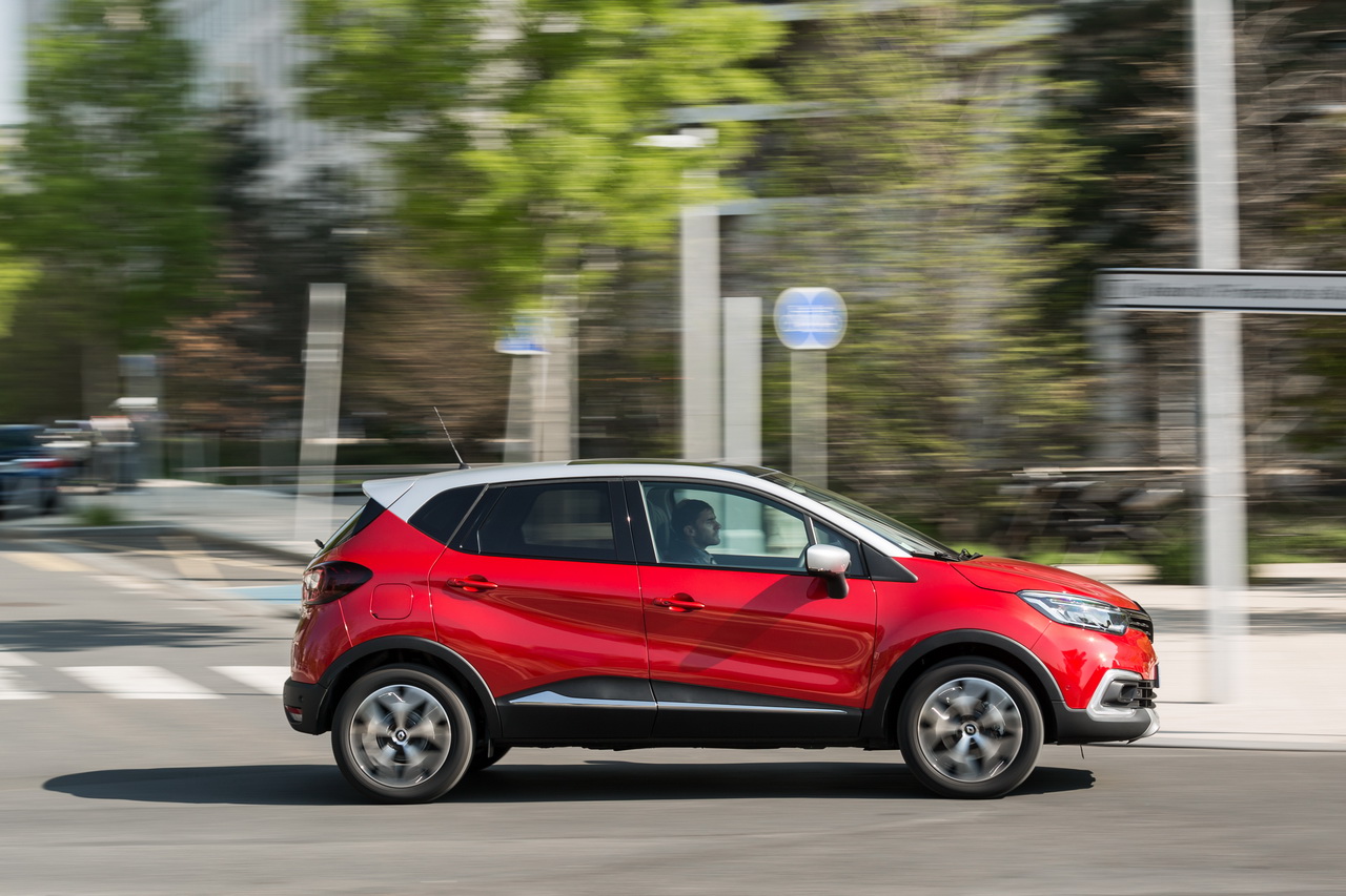 Photo 6 - Renault Captur Intens rouge flamme 2019 filé droit - Essai ...