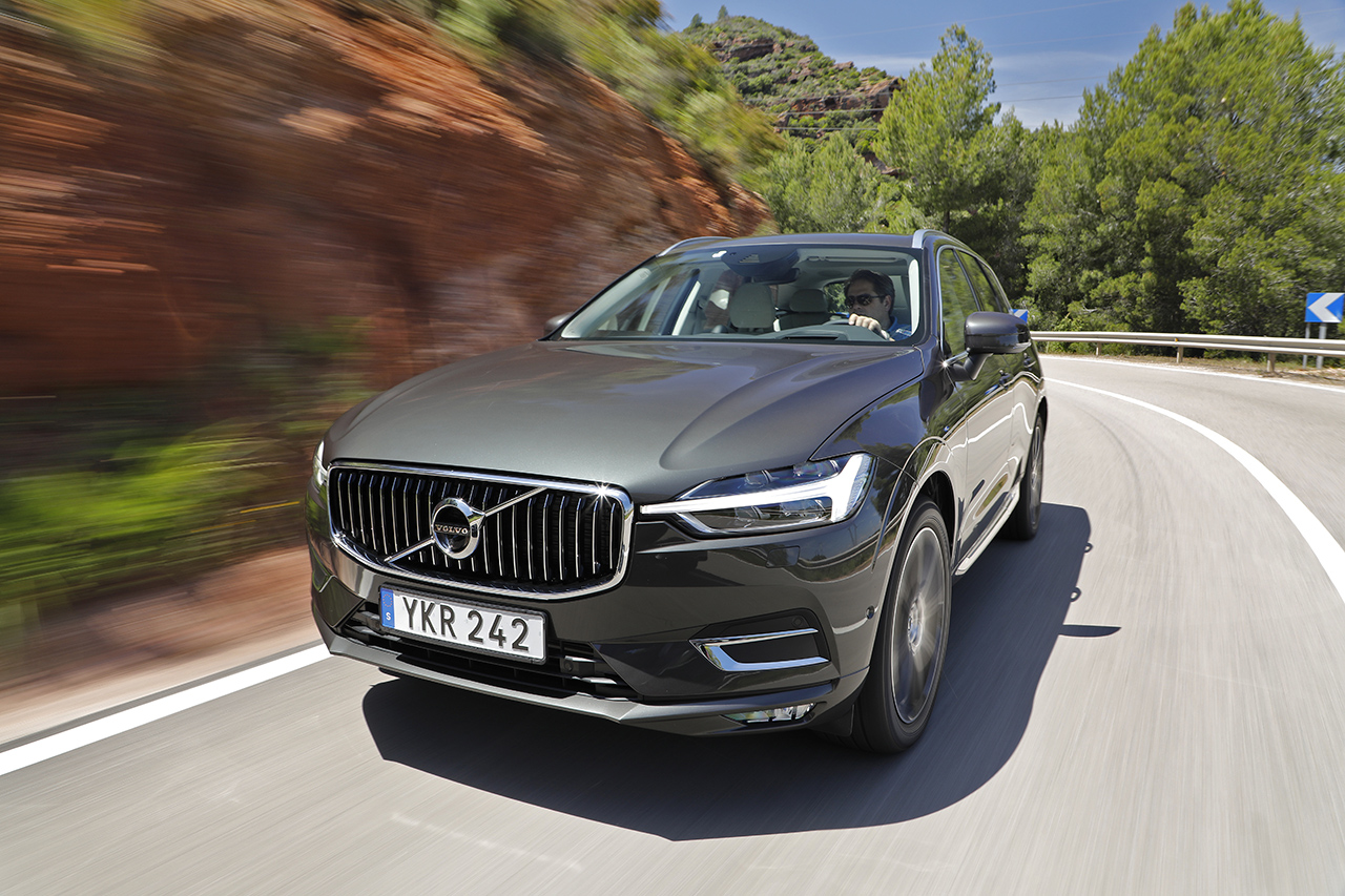 Photo 10 - uve AV traveling Volvo XC60 D5 AWD 2017 - Volvo XC60 (2017 ...