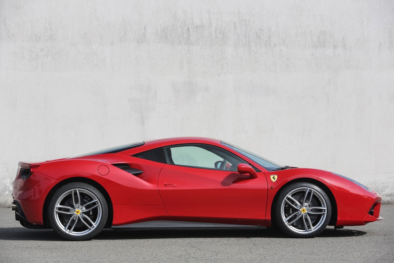 Photo 21 - Ferrari 488 GTB profil - Essai à Fiorano de la Ferrari 488 ...