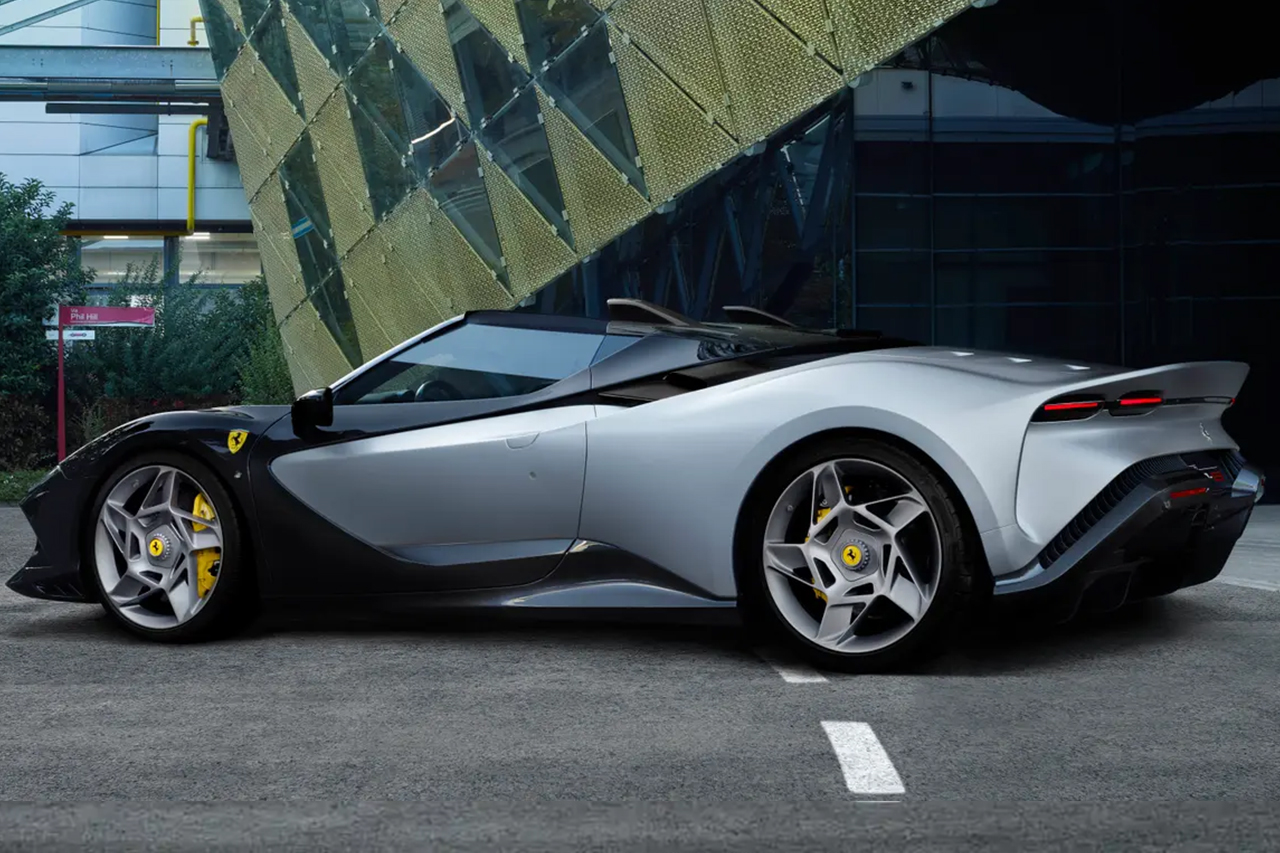 Photo 53 - Ferrari SP-8 arrière - Les Ferrari oubliées