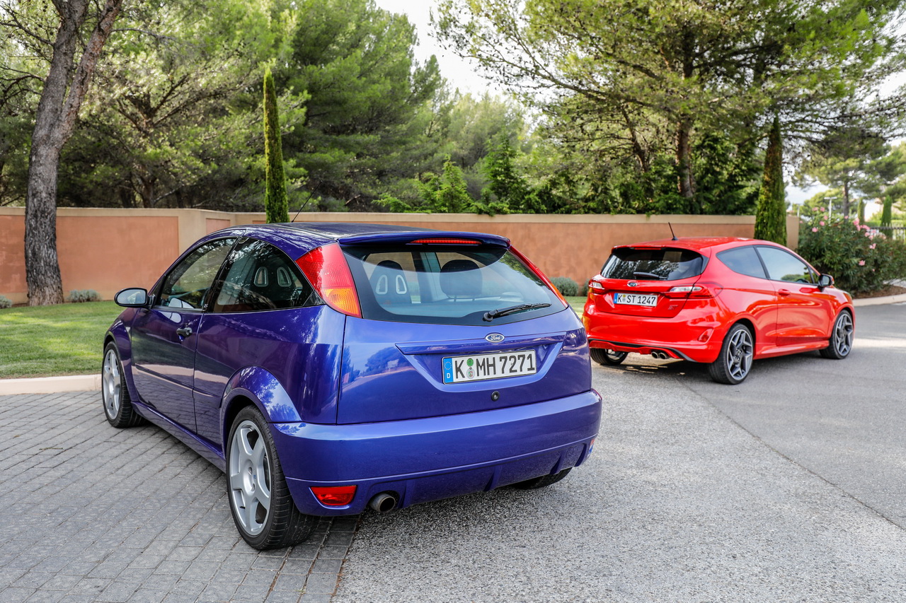 Photo 5 - Ford Focus RS MKI vs Ford Fiesta ST - Ford Focus RS MKI vs ...