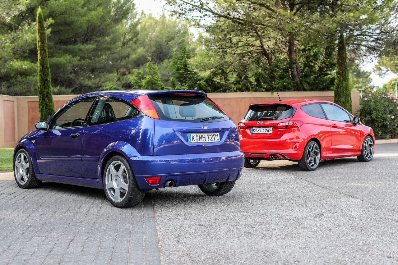Photo 8 - Ford Focus RS MKI vs Ford Fiesta ST - Ford Focus RS MKI vs ...