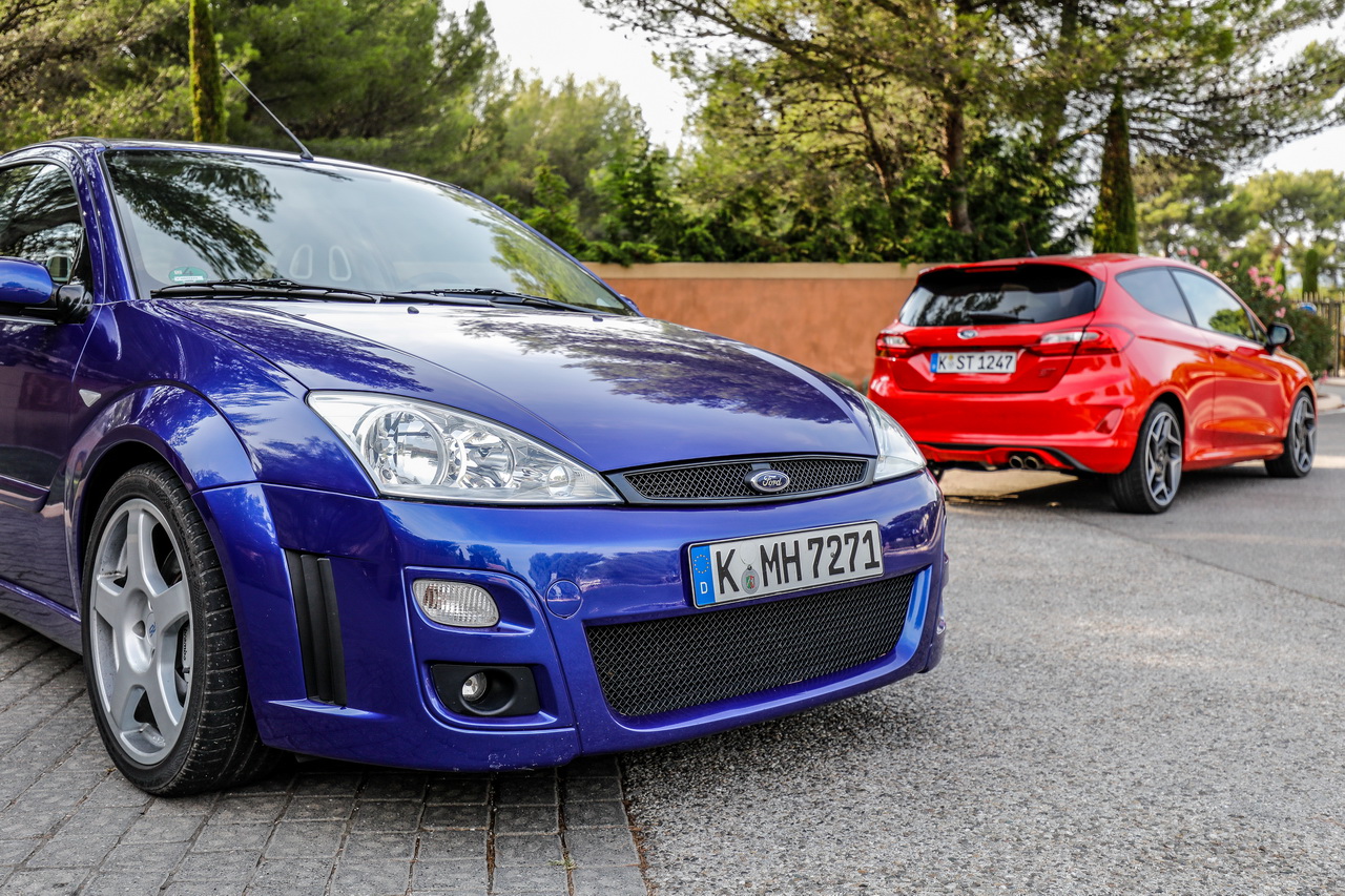 Photo 10 - Ford Focus RS MKI vs Ford Fiesta ST - Ford Focus RS MKI vs ...