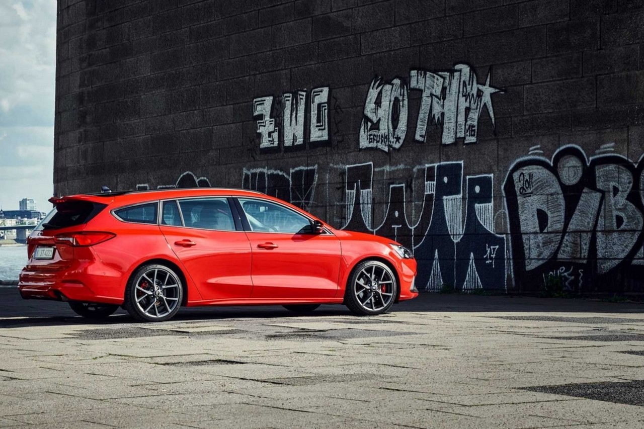 Ford Focus SW ST (2019). Après la berline, le break SW prend du muscle