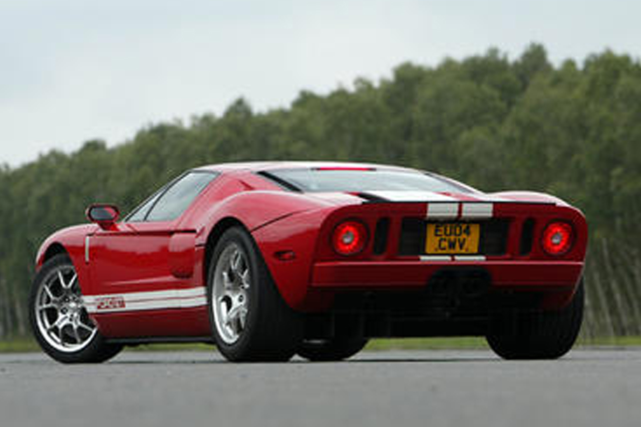 Ford GT40 découvrez les premiers croquis du bolide mythique