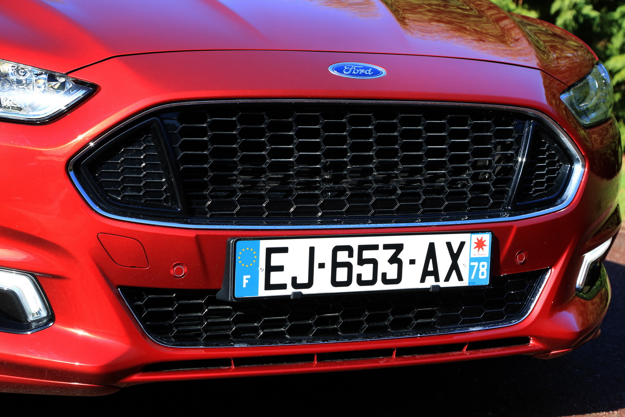 Photo 12 - Ford Mondeo SW ST-Line 2017 rouge calandre - Essai Ford ...