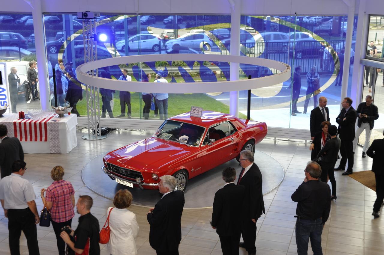 Photo 2 - Ford Store mustang - Ford Store : le concept en images