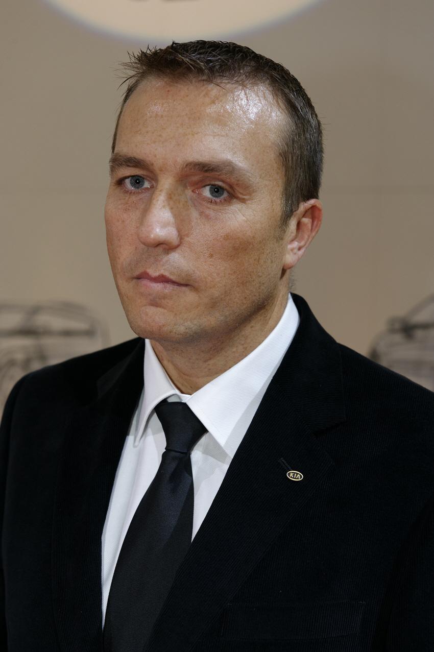 Diaporama et photos - Le client : la principale bataille des ...