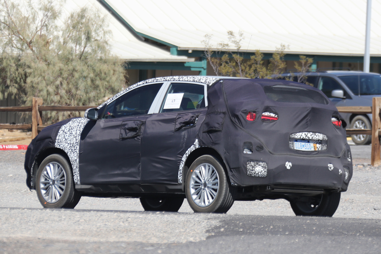 Diaporama et photos - Kia Rio SUV (2017) : premiers spyshots du Captur ...