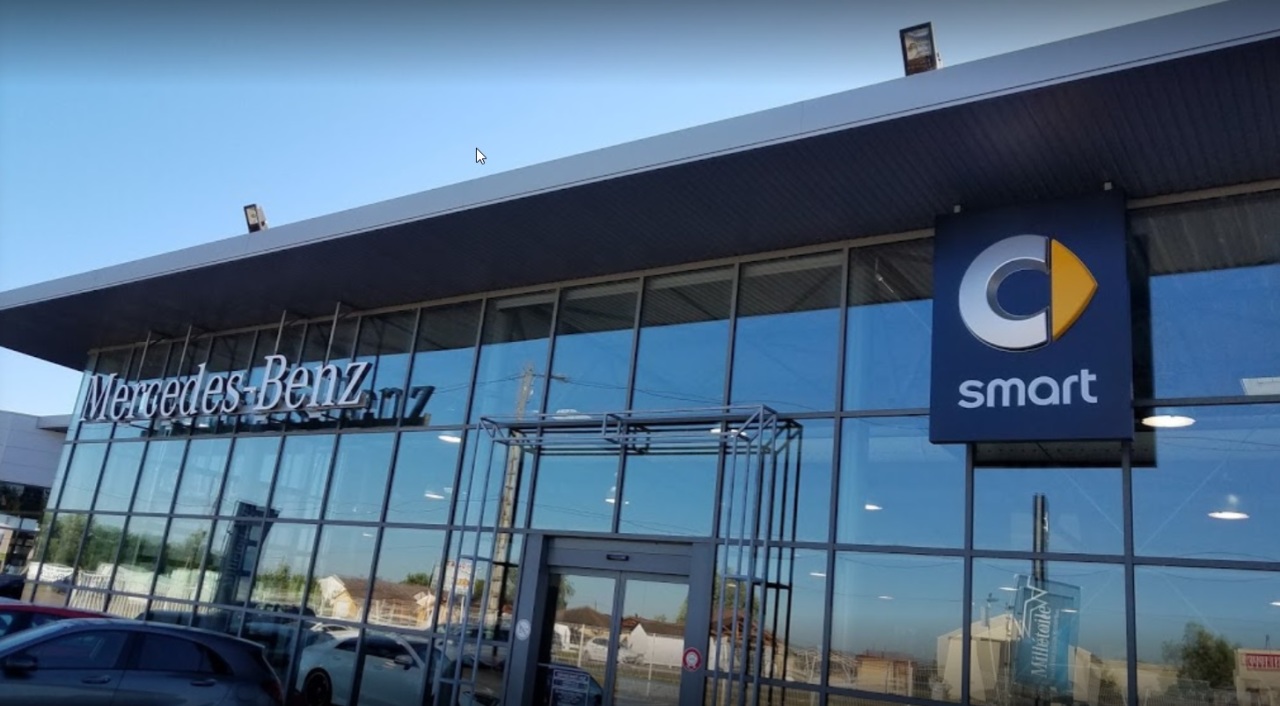 Photo 2 - Chopard concession Mercedes-Benz Garage Saint-Loup St Loup de ...