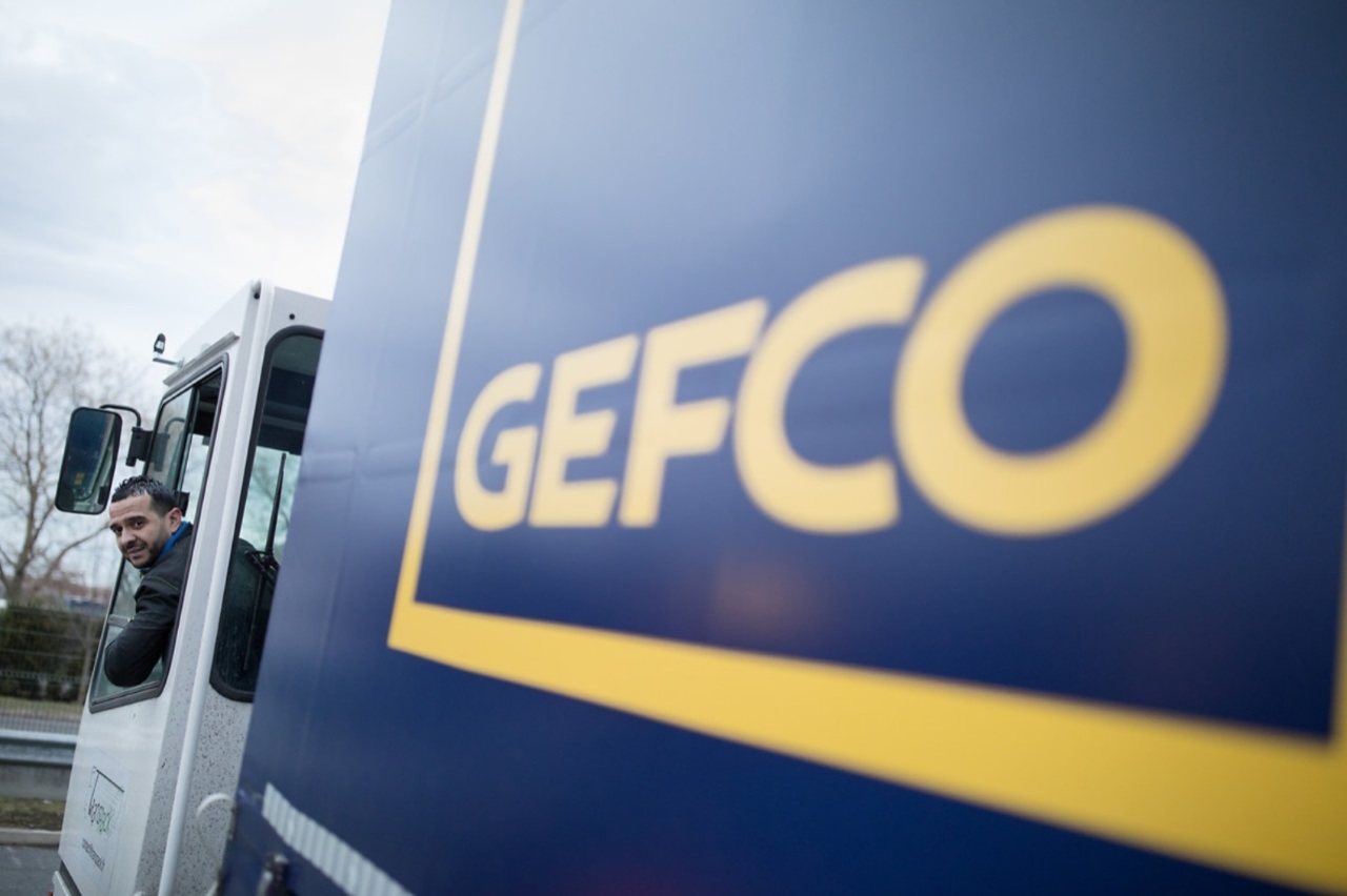 Photo 1 - gefco transport véhicule logistique - Stellantis lâche sa ...
