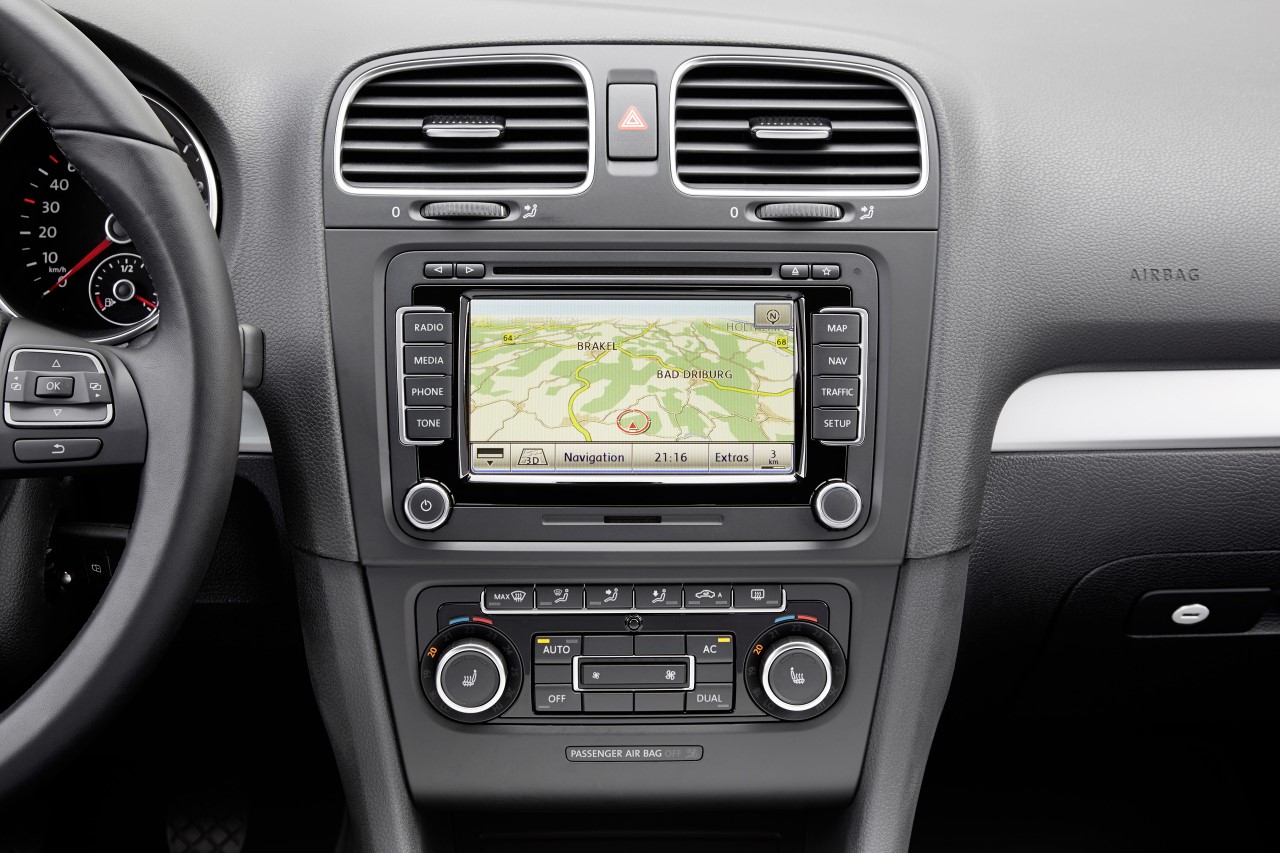 Photo 7 - Volkswagen Golf 6 radio - Volkswagen Golf. 47 ans d'évolution ...