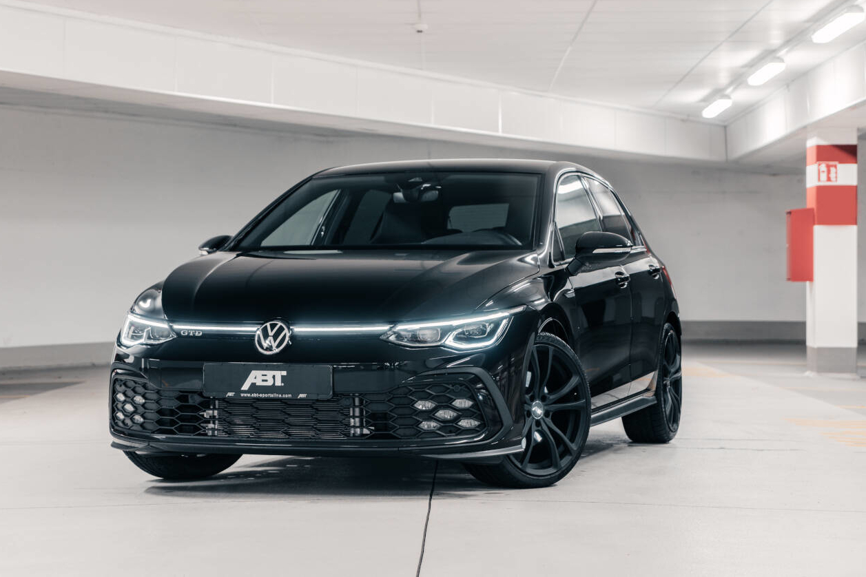 Volkswagen Golf 8 R ABT (2021). Le 4 cylindres déjà boosté à 384 ch