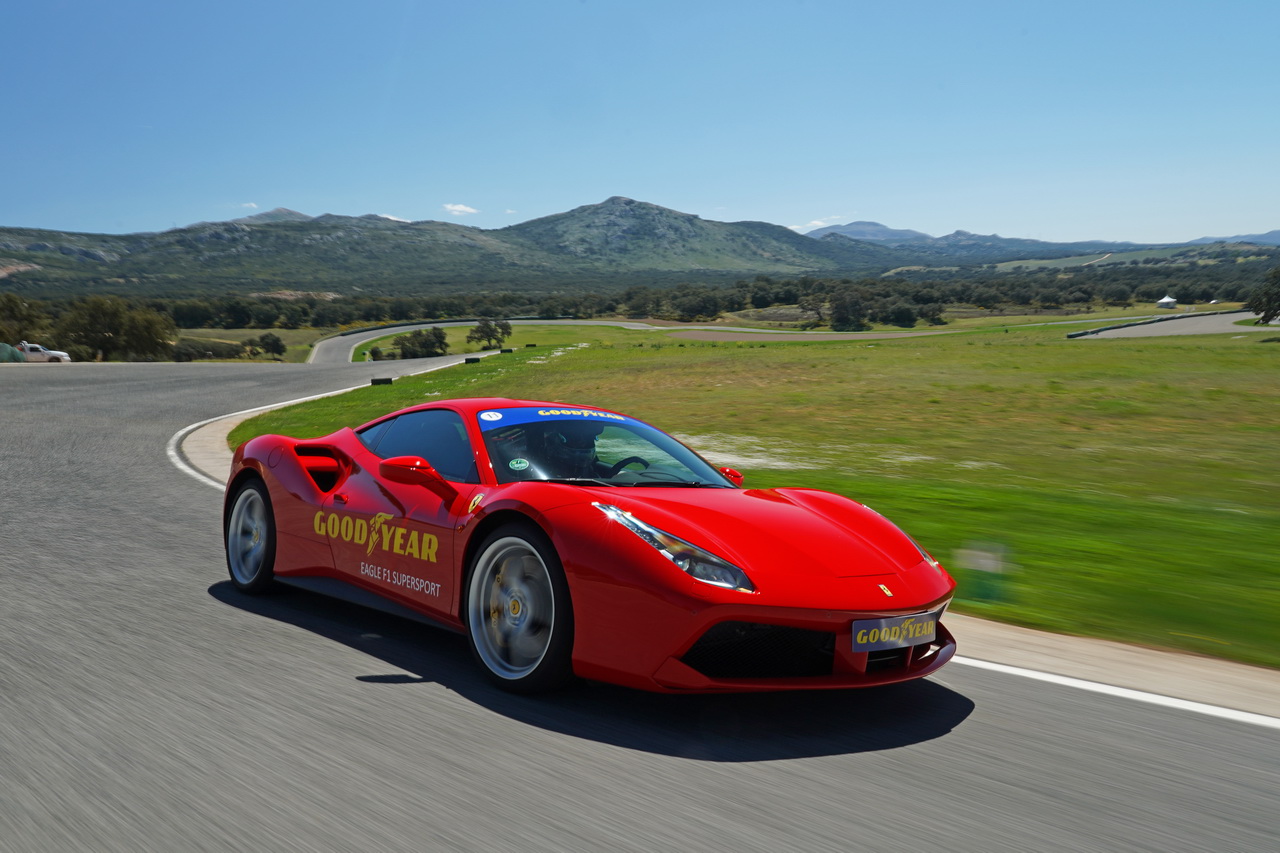 Photo 3 - Ferrari 488 GTB - Goodyear Eagle F1 Series : une nouvelle ...
