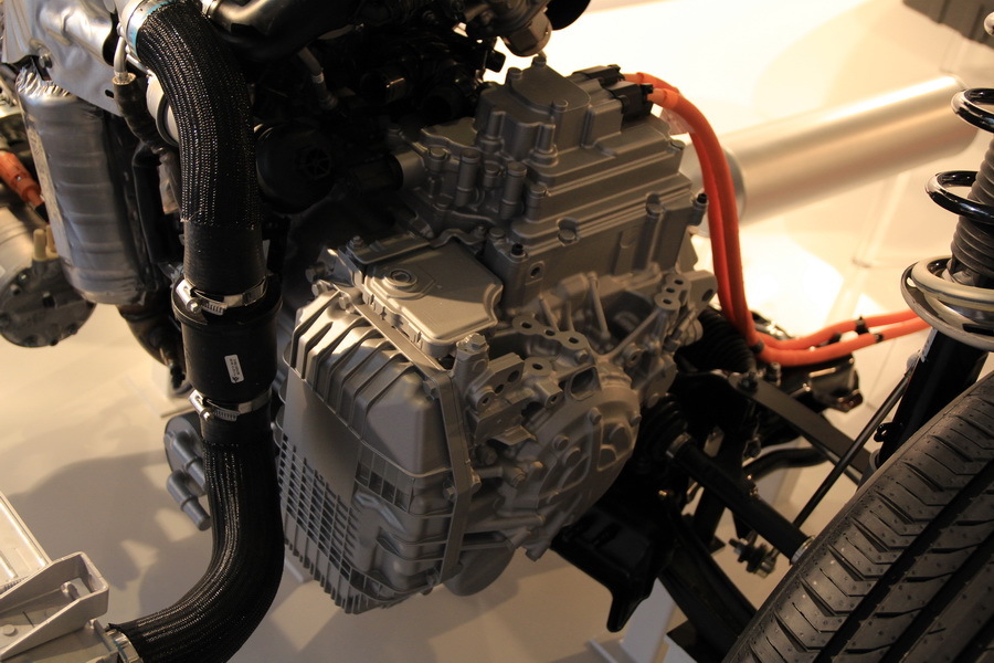 Photo 3 - transmission EAT8 électrifiée Aisin hybride rechargeable PSA ...