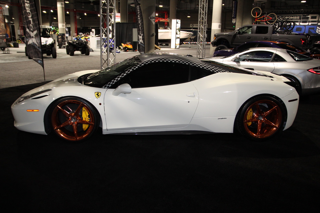 Photo 16 - Ferrari 488 Italia blanche vue de profil LA AutoShow The ...