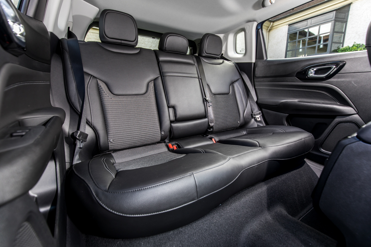 Photo 27 - jeep compass 2021 4xe intérieur places arrière - Essai Jeep ...