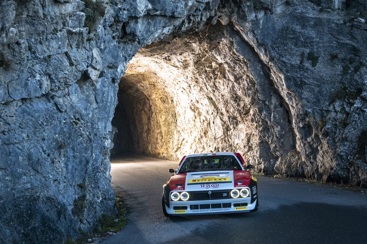 Une Lancia 037 Restomod en vedette du Rallye Monte-Carlo 2022 - Photo ...