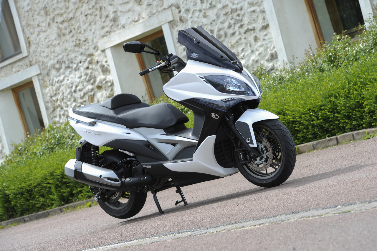 Photo 2 - Essai du maxi-scooter Kymco Xciting 400