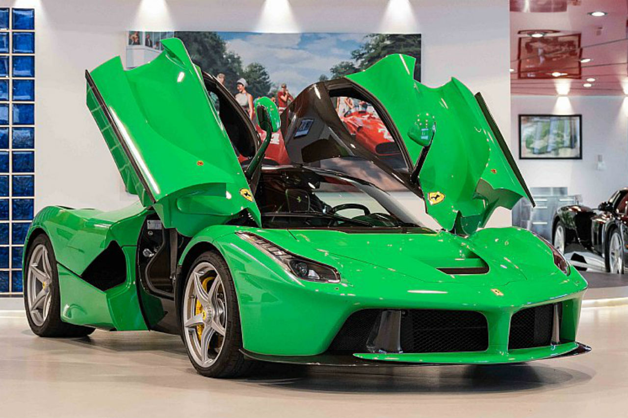 Photo 10 - Ferrari Laferrari verte - Ferrari : une Laferrari verte en vente