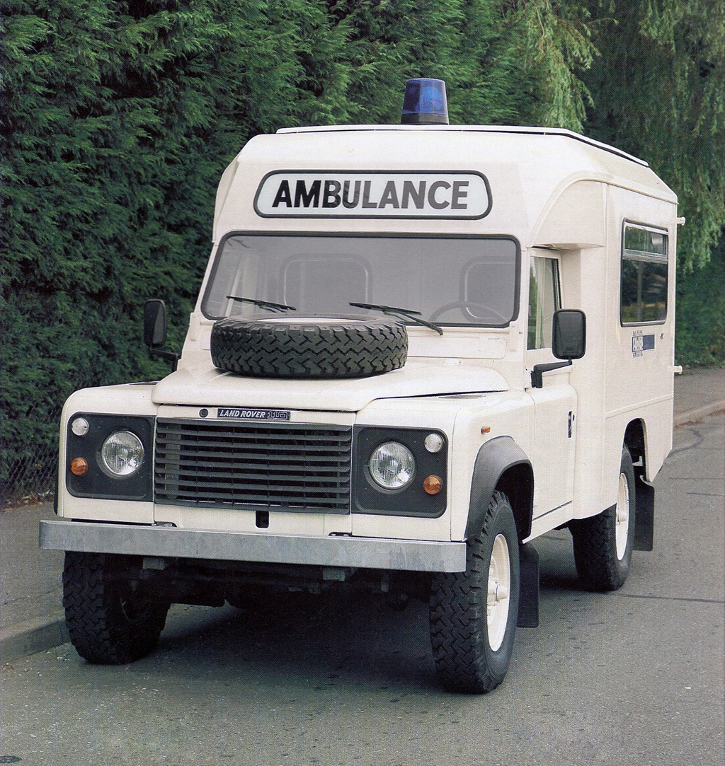 Photo 21 - Land Rover Defender 110 Ambulance - 70 ans de Land Rover. Le ...