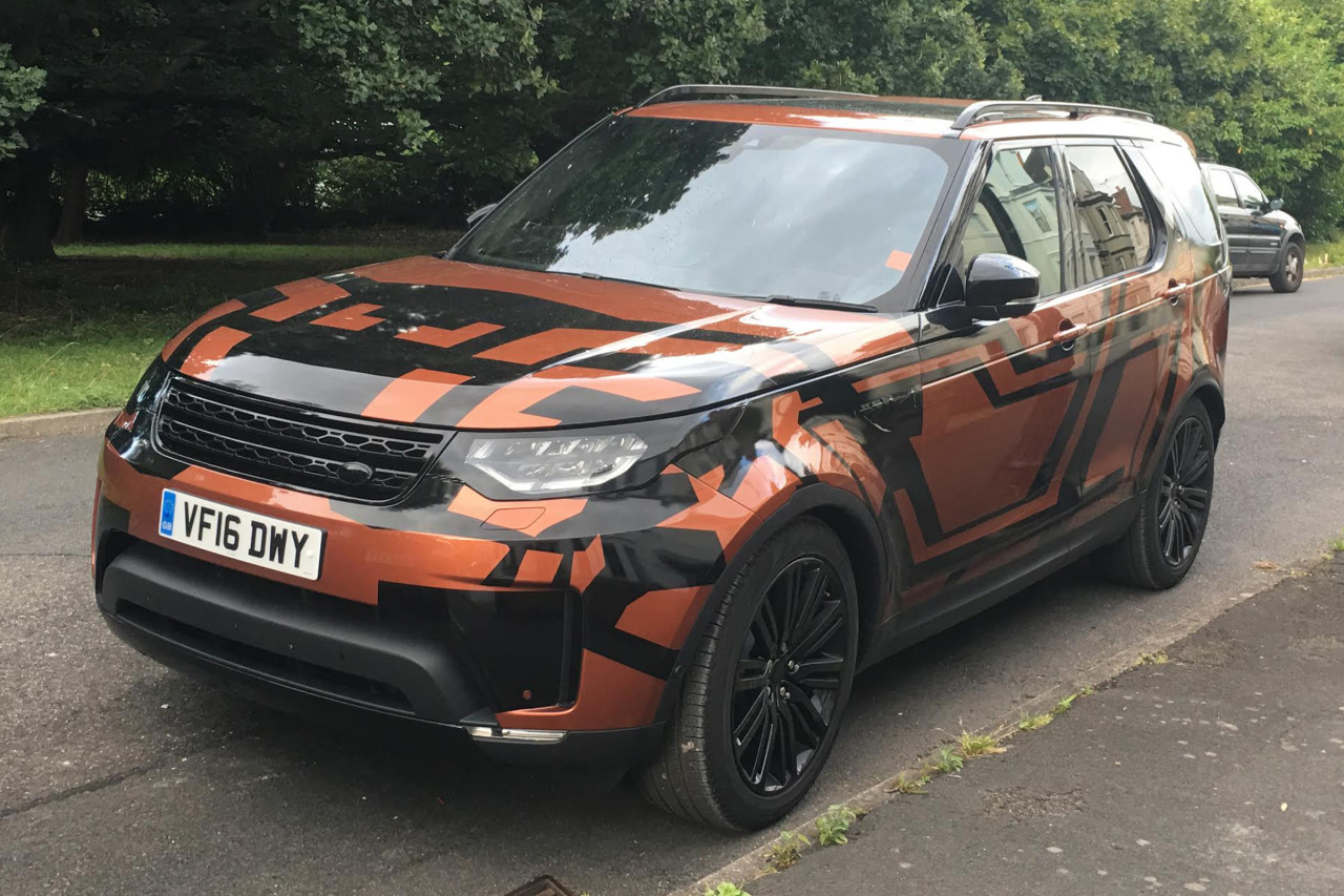 Land Rover Discovery (2017) : un camouflage léger avant le Mondial ...