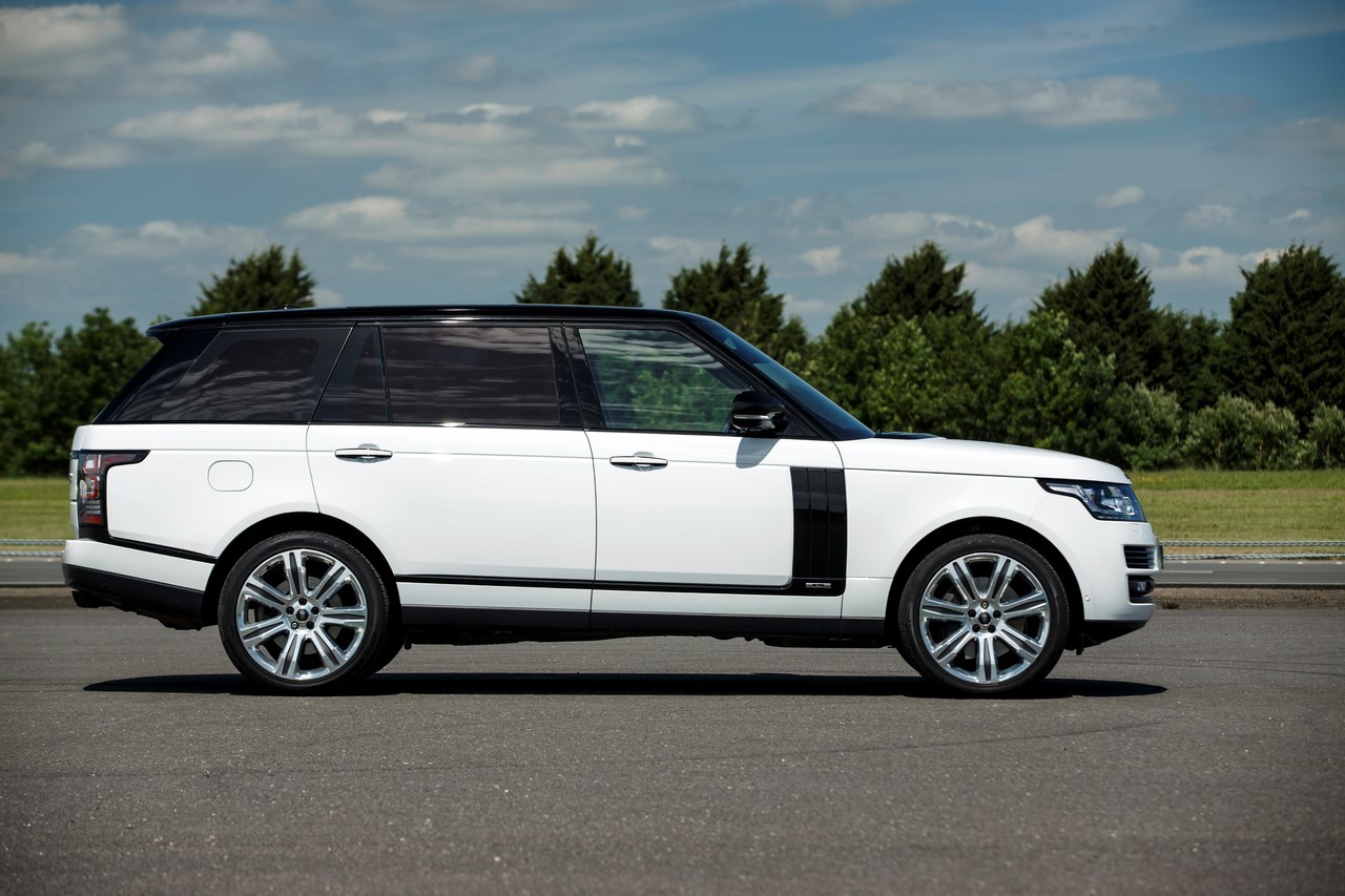 Photo 12 - Land Rover Range Rover 2017 vue de profil blanc - Les 10 ...